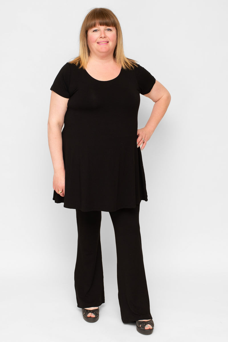 Rebecca Top / Solid Noir – Laila Goddess
