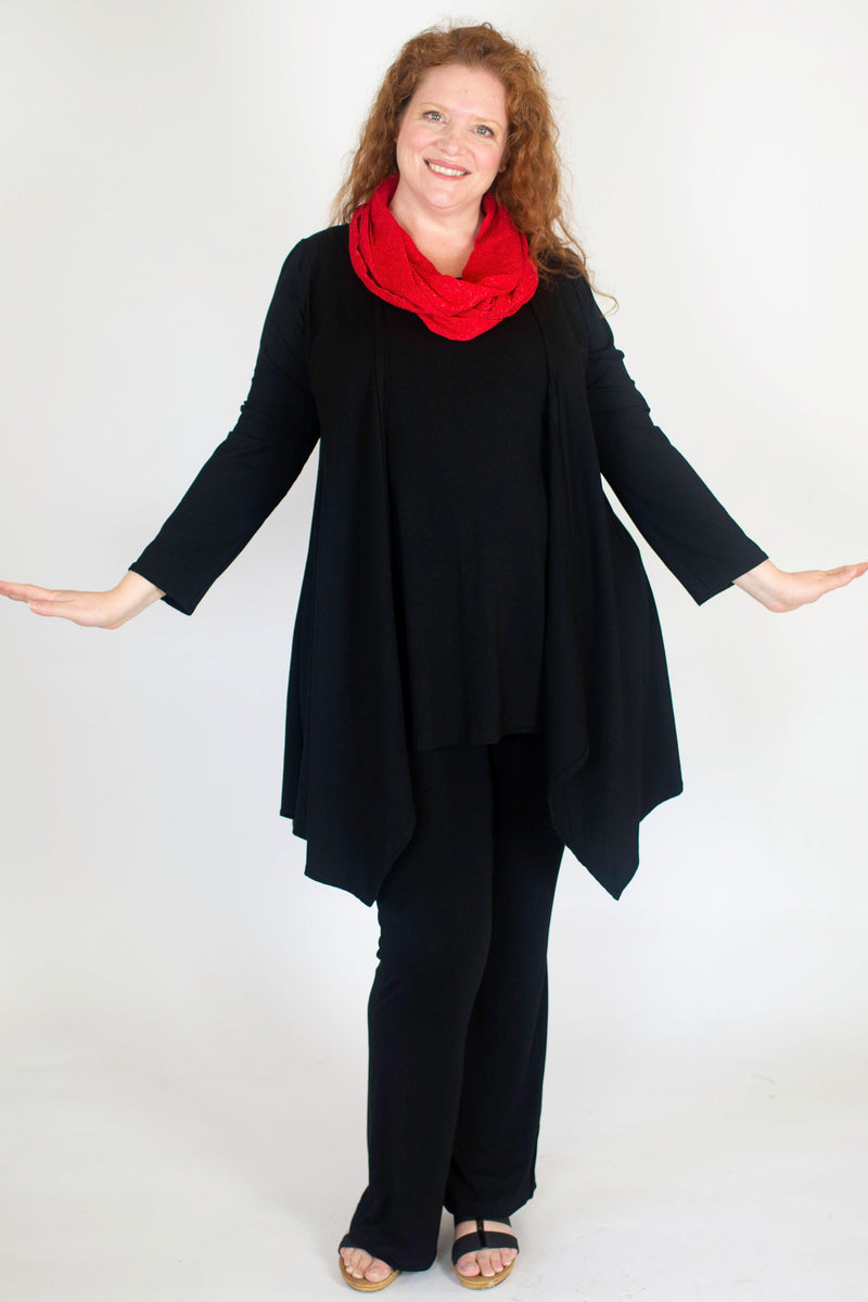 Audrey Top / Solid Noir – Laila Goddess